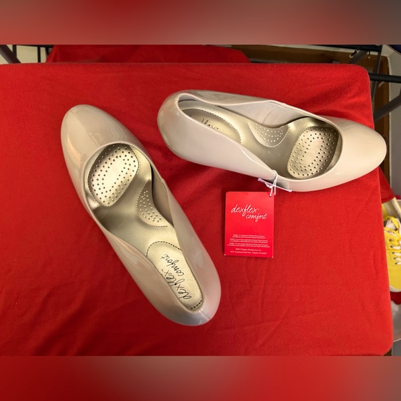 dexflex comfort | Shoes | Tan Pumps 1w | Poshmark
